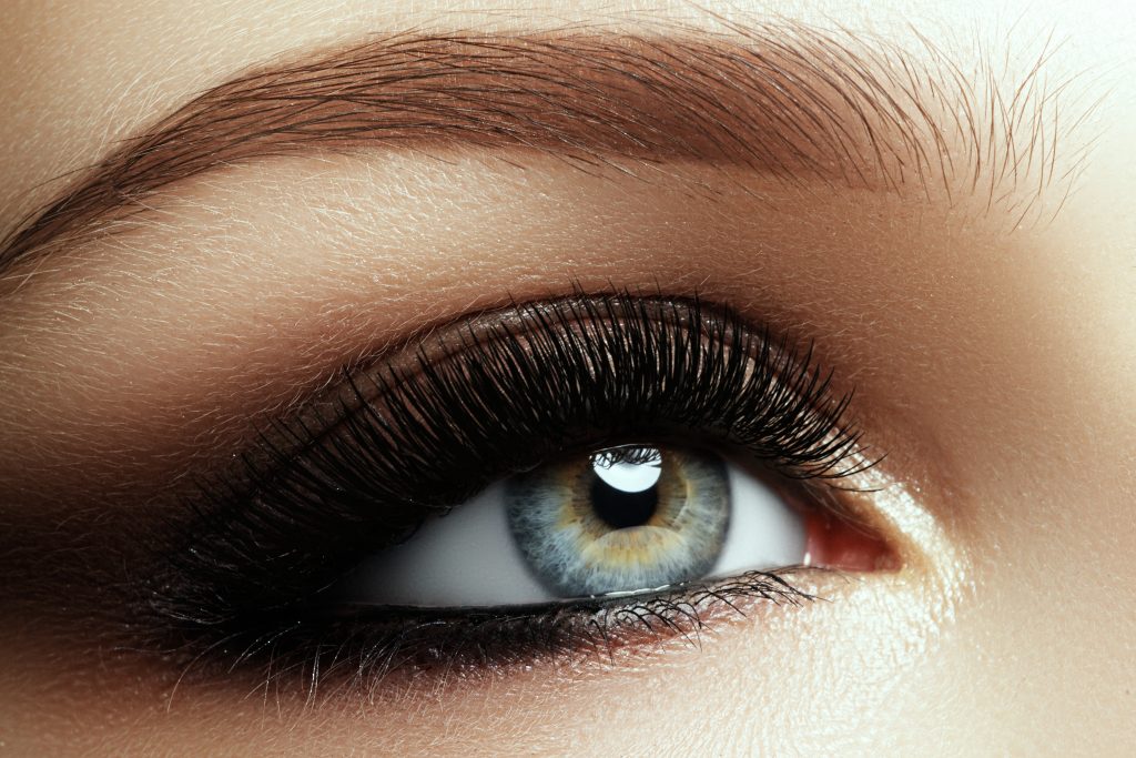 Extra: Schöne Augen - AMICA Parfümerie Leipert